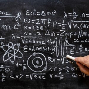 GCSE Physics Higher Online Course - Association of Learning